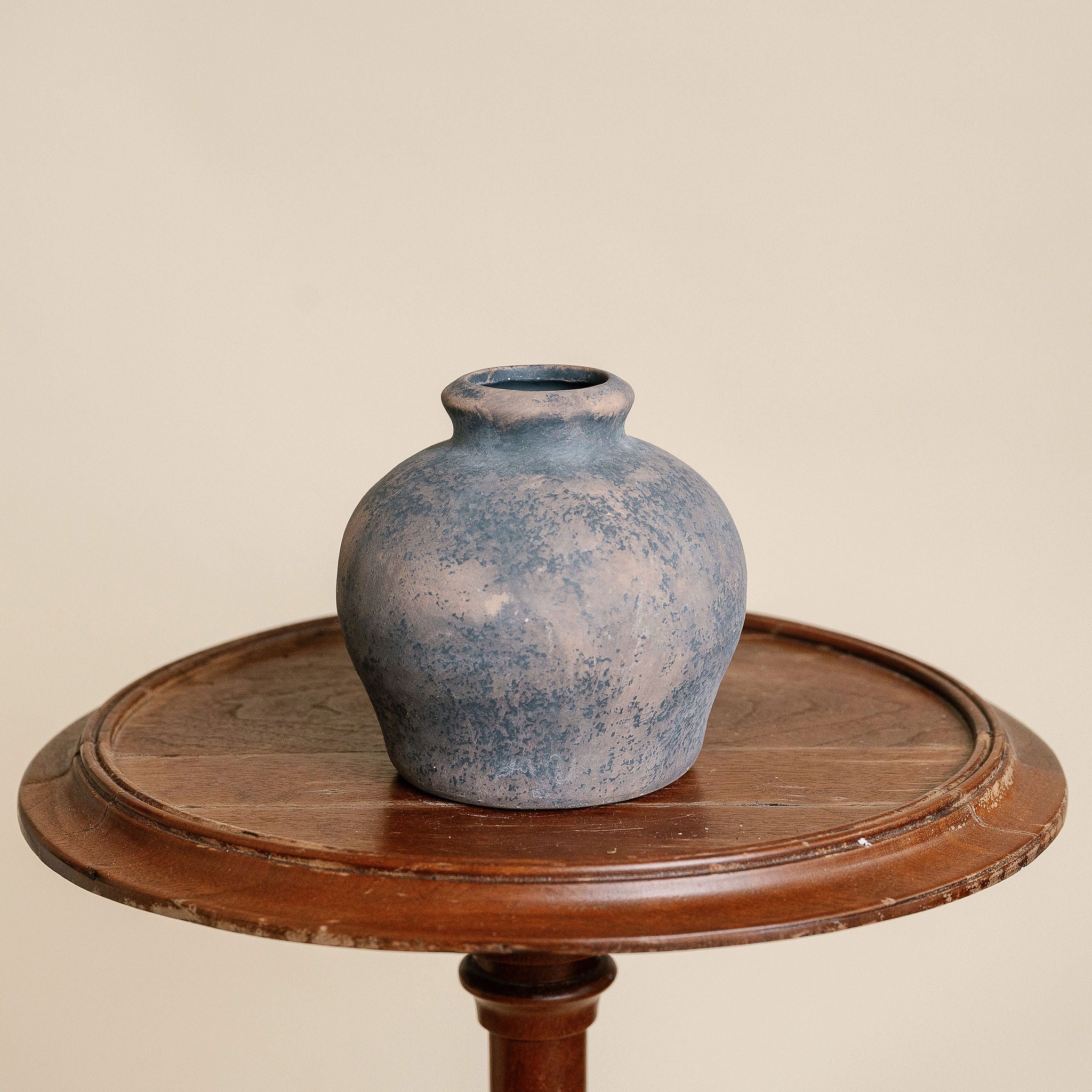 Black Distressed Vase – Academy Florist